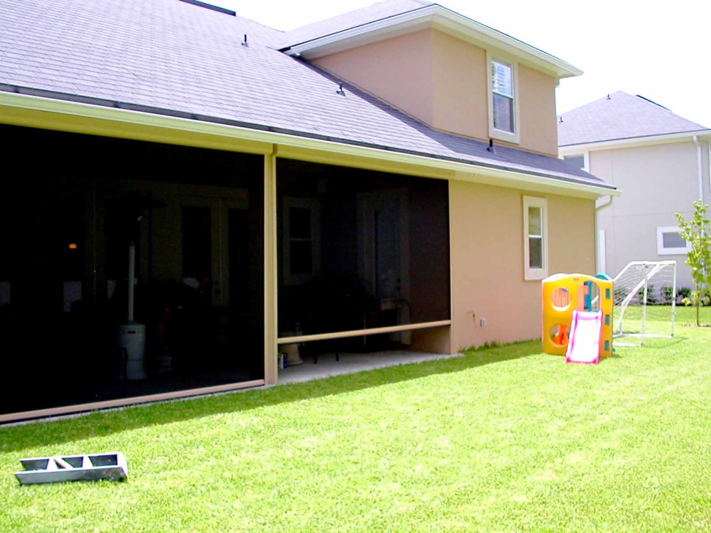 Comparing Motorized Solar Screens and Window Screens